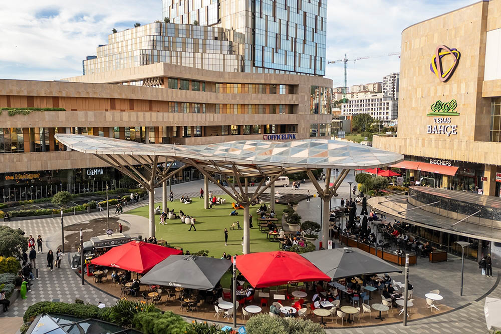 Maltepe Piazza AVM – Mağazalar, Restoranlar ve Ulaşım